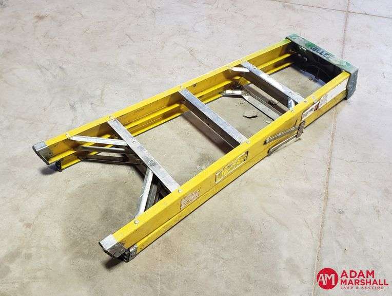 Keller 4' Fiberglass Step Ladder - Adam Marshall Land & Auction, LLC