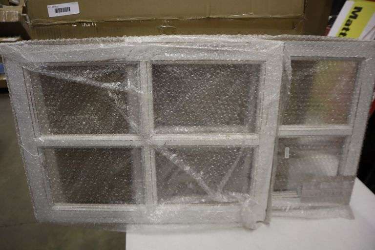 2 18x24 Window Frame - Matthews Auctioneers
