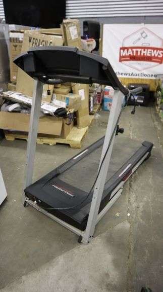 Pro Form Crosswalk 395 with Electric Tilt - Matthews Auctioneers