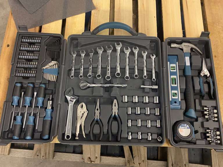 Large Anvil Tool set - Matthews Auctioneers