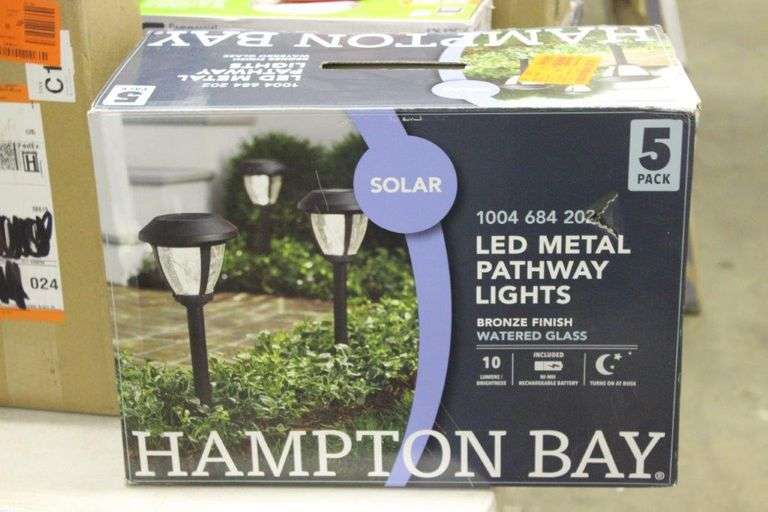 5 LED Solar Lights - Matthews Auctioneers