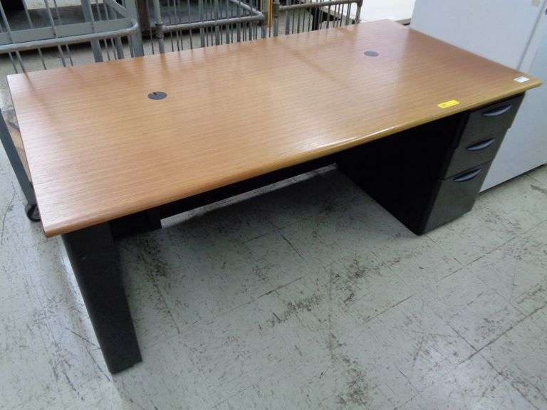 1 -DESK - Matthews Auctioneers