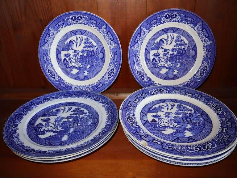 9 Blue Willow Plates - Matthews Auctioneers