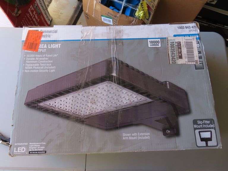 LED AREA LIGHT HIGH OUTPUT - Matthews Auctioneers