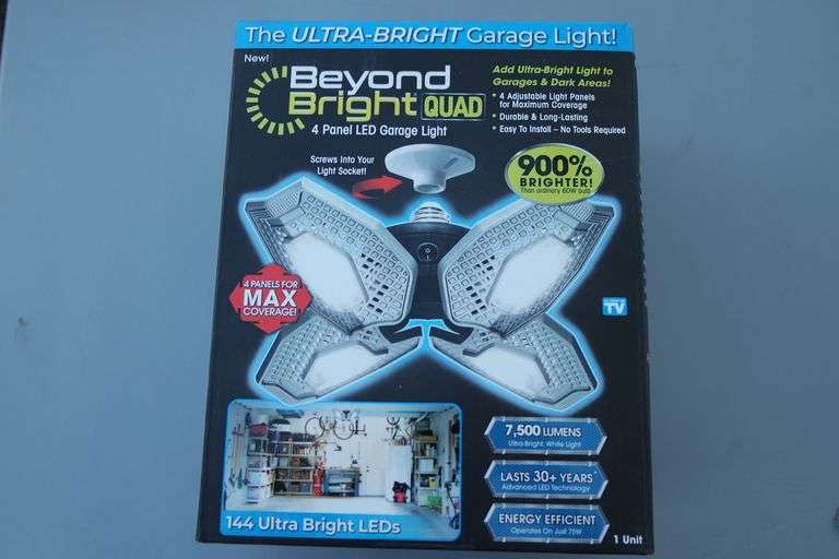 beyond bright quad 4panel led garage light - Matthews Auctioneers