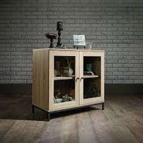 Saunder display cabinet - Matthews Auctioneers