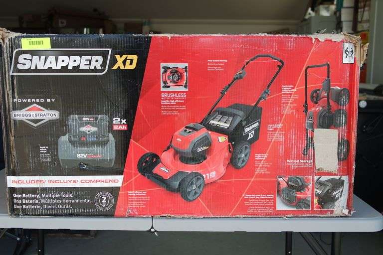 SNAPPER XD 82V MAX LUTHIUM ION WALK MOVER KIT - Matthews Auctioneers