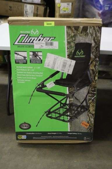 Realtree climber Deluxe Aluminum Treestand - Matthews Auctioneers