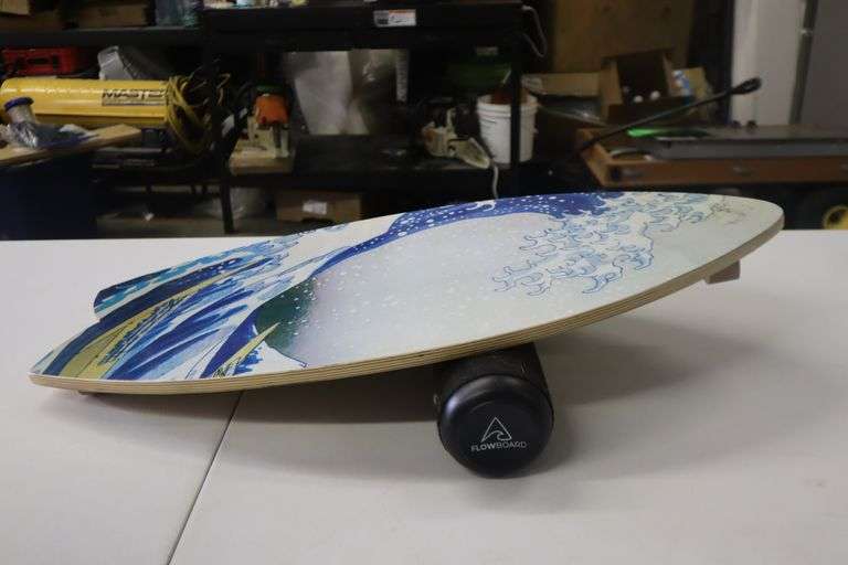 Flowboard Balance Board - Matthews Auctioneers