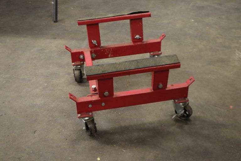 Rolling Stand - Matthews Auctioneers