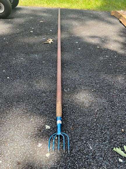 Frog Gigger - Matthews Auctioneers