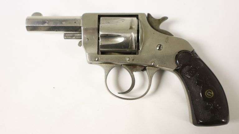 Forehand Arms Double Action 32 Revolver - Matthews Auctioneers