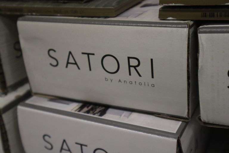 20 boxes of Satori Sedona Silver Oak 6"x36" Matte Porcelain Wood Look ...