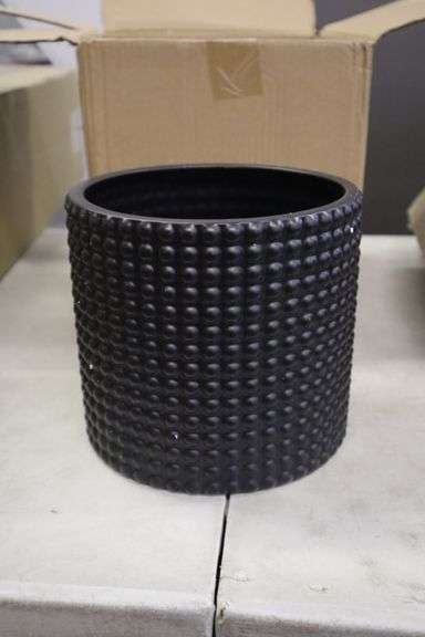 Planter pot - Matthews Auctioneers