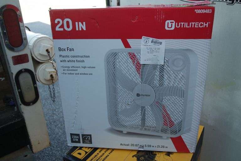 Utilitech 20-in 3-Speed Indoor White Box Fan - Matthews Auctioneers