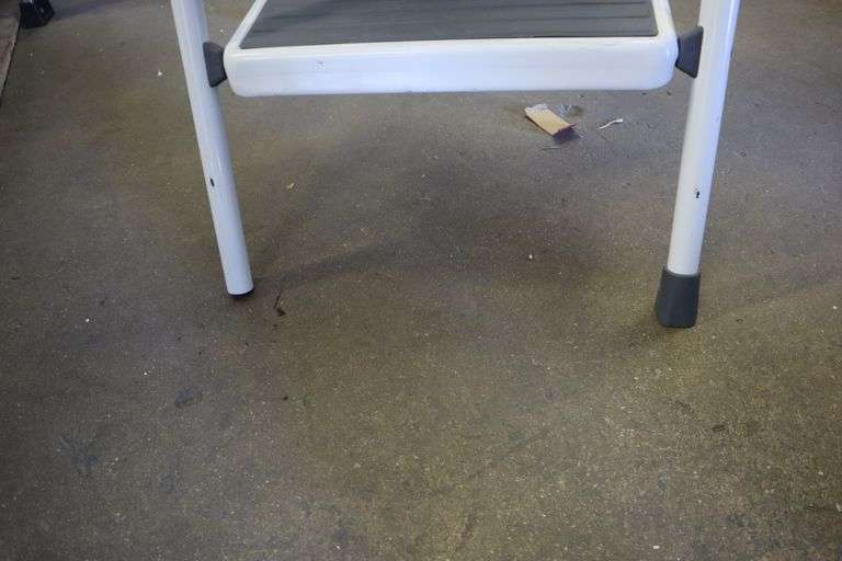 Gorilla Ladder 2 step stool - Missing 1 rubber foot - Matthews Auctioneers