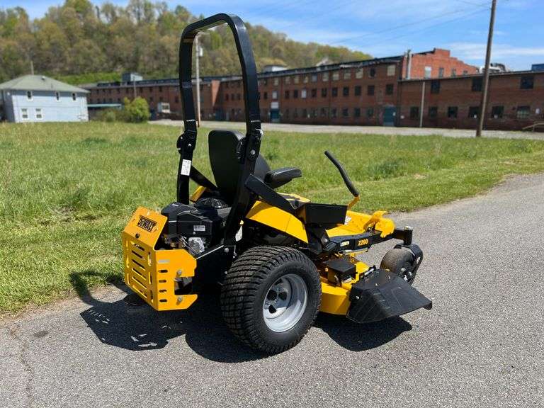 NEW DeWALT Z260 Commercial 60 in. 24 HP Kawasaki V-Twin FS730v Series ...