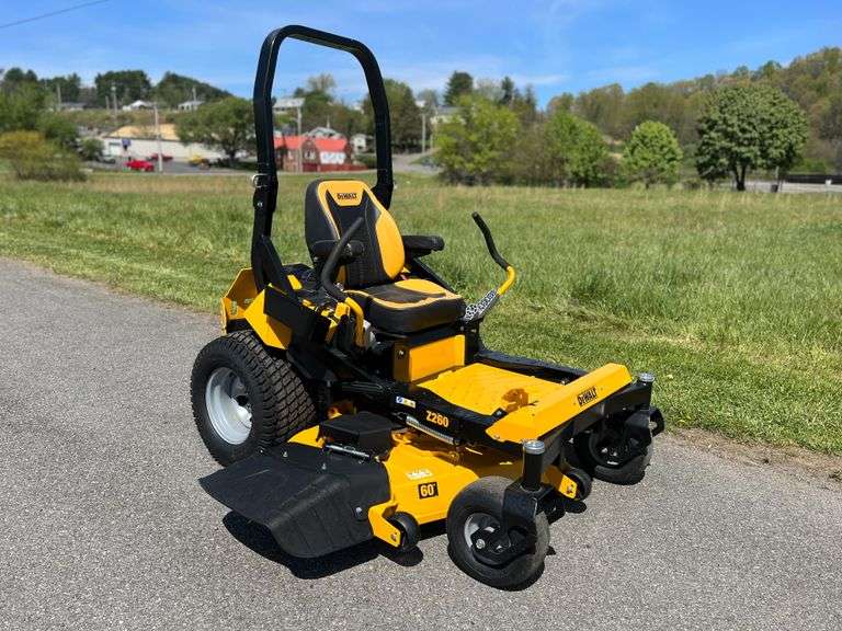 NEW DeWALT Z260 Commercial 60 in. 24 HP Kawasaki V-Twin FS730v Series ...