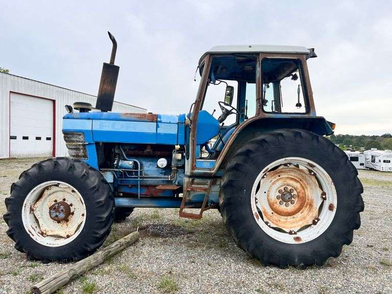 Ford 7910 Tractor - Matthews Auctioneers