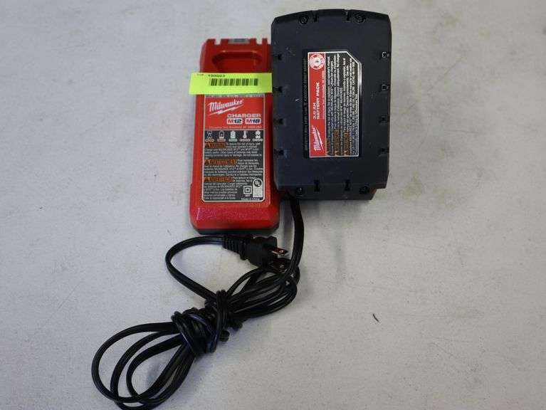 Milwaukee M18 Red Lithium High Output CP 3.0 battery pack with charger ...