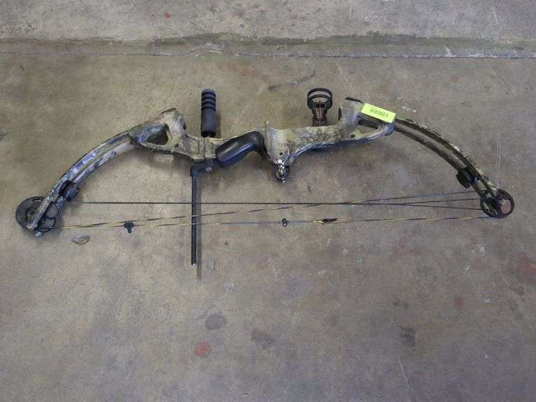 Compound Bow - Has been used - Matthews Auctioneers