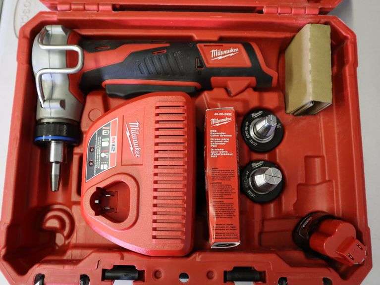 Milwaukee M12 Pex Expander - Matthews Auctioneers