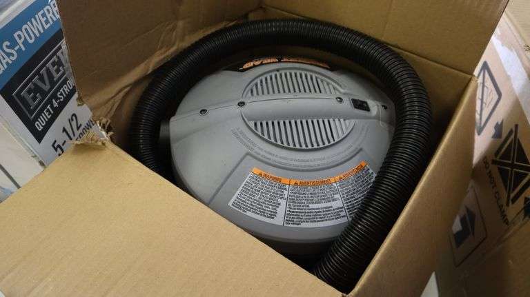 Bucket head wet/dry vac powerhead - Matthews Auctioneers