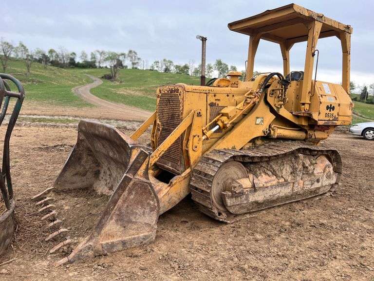 Komatsu D535 Tracked Loader - Matthews Auctioneers