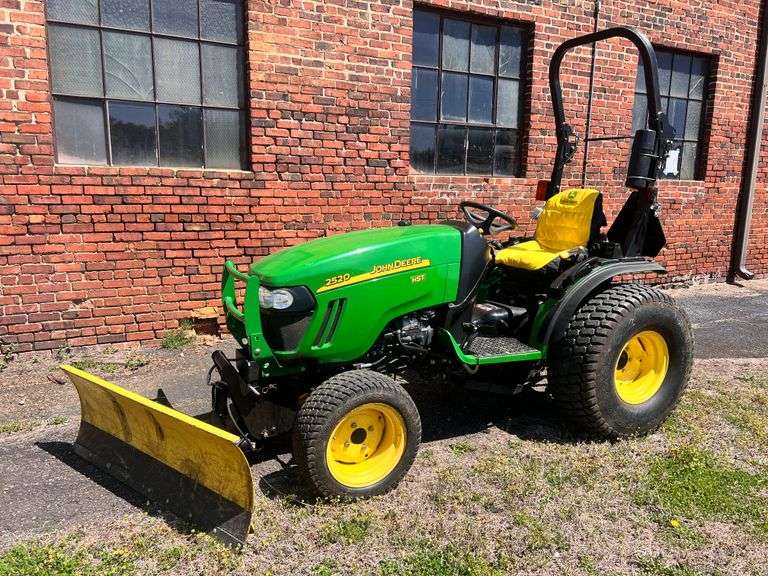 John Deere 2510 Diesel Tractor w/ Drive-Over Mowing Deck and Hydraulic ...