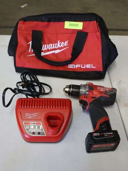 Milwaukee 1/2" Hammer Drill/Driver with M12 Red Lithium XC 4.0 battery ...