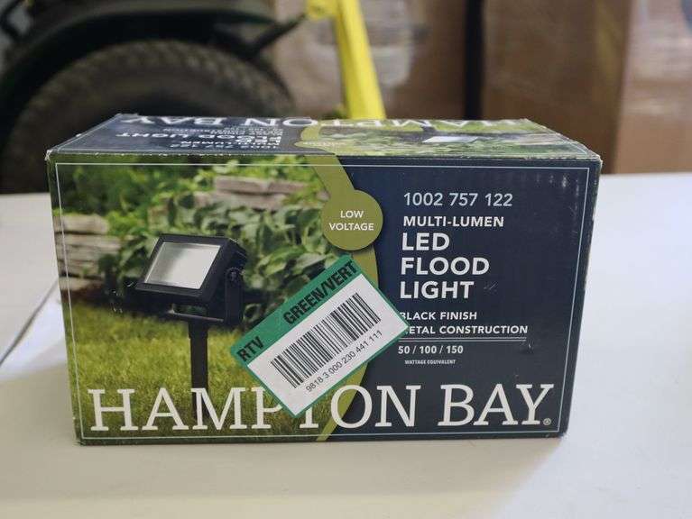Hampton Bay multi lumen LED flood light - Matthews Auctioneers