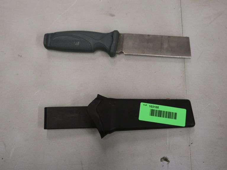 Camillus Swedge 8.75in fixed blade knife - Matthews Auctioneers