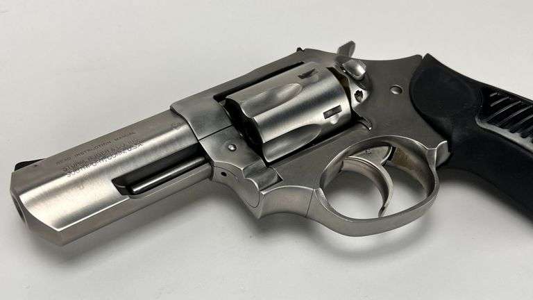 Ruger SP101 32 H&R Mag Revolver - Matthews Auctioneers