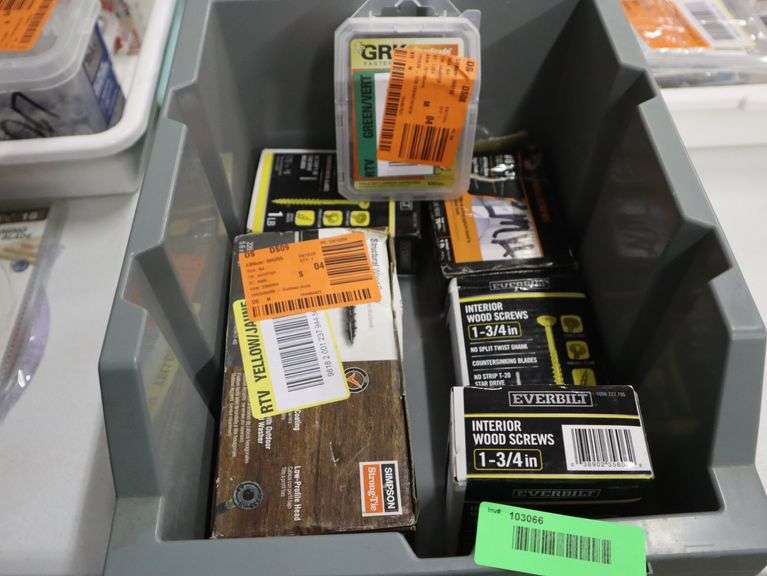 Group lot of assorted hardware - Matthews Auctioneers