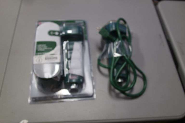 (2) Utilitech 15-Amps 125-volt 6-Outlet Plug-in Countdown Lighting ...