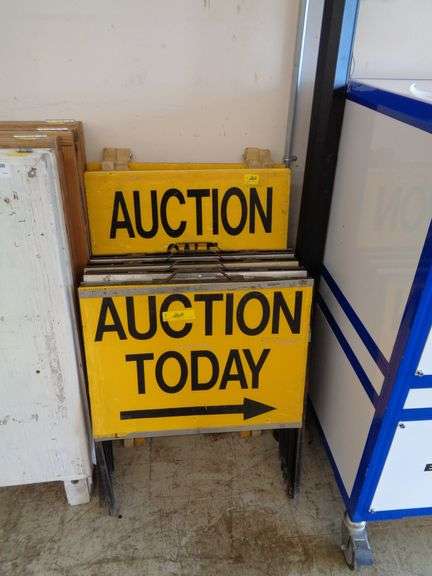 1 LOT-AUCTION SIGNAGE - Matthews Auctioneers