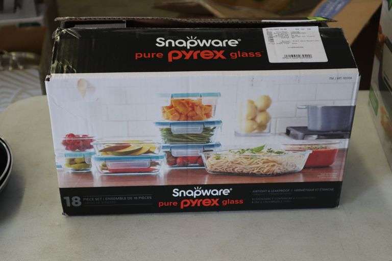 18pc Snapware Pure Pyrex Glass Food Storage - Matthews Auctioneers