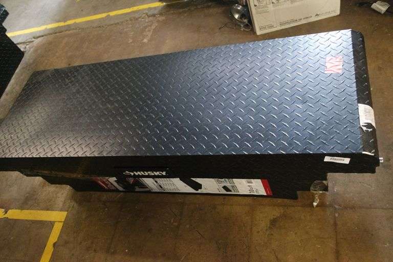 HUSKY 61.86 in. Matte Black Aluminum Low Profile Mid-Size Crossbed ...