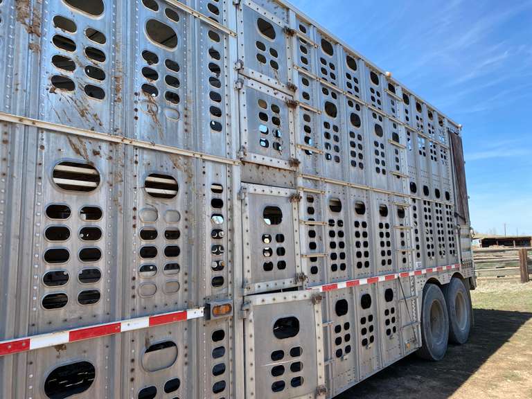 1991 48'x102" Wilson Cattle Pot Trailer - Musser Bros. Inc.
