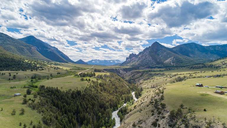 UNDER CONTRACT - 85 The Way West - Sunlight Basin Cabin - Musser Bros Inc