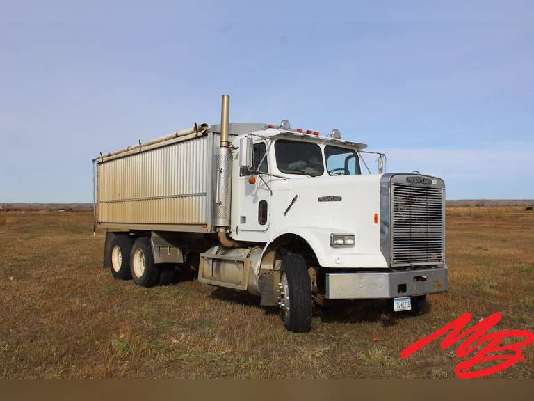 1988 Freightliner 120 Truck; 792,458 miles, 18' IC box - Musser Bros Inc