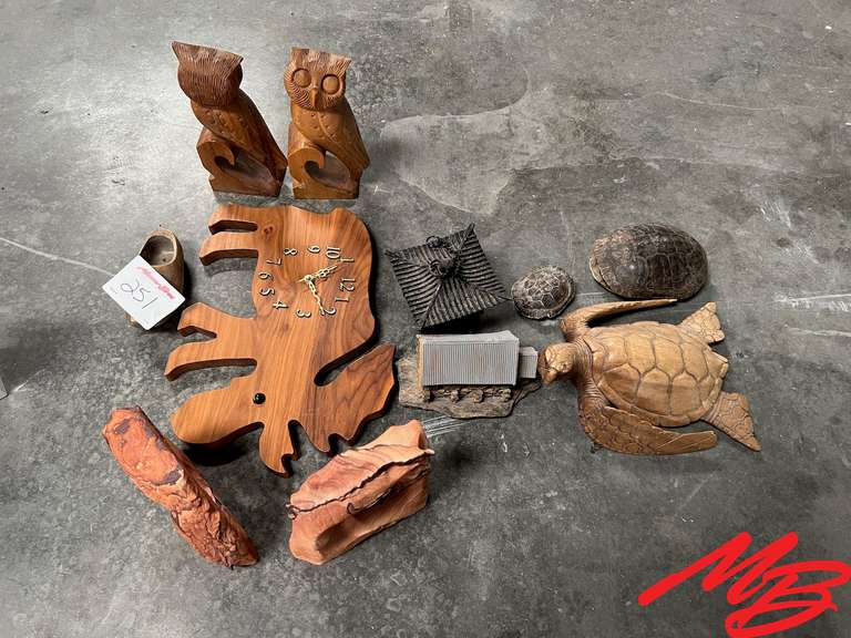 Misc wood décor and turtle shells - Musser Bros Inc