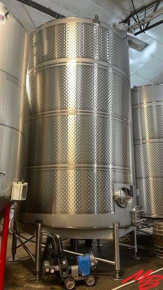 Silver State Stainless Tank - 10,000 Gallons - Musser Bros Inc