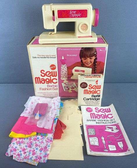 Mattel Sew Magic Barbie Fashion Set - Matthew Bullock Auctioneers