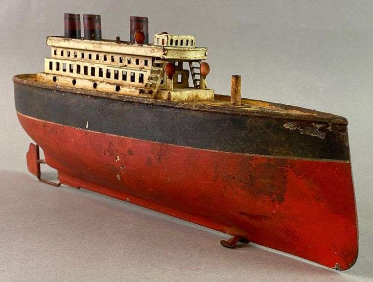 Ocean Liner Wind Up Tin Toy Boat - Matthew Bullock Auctioneers