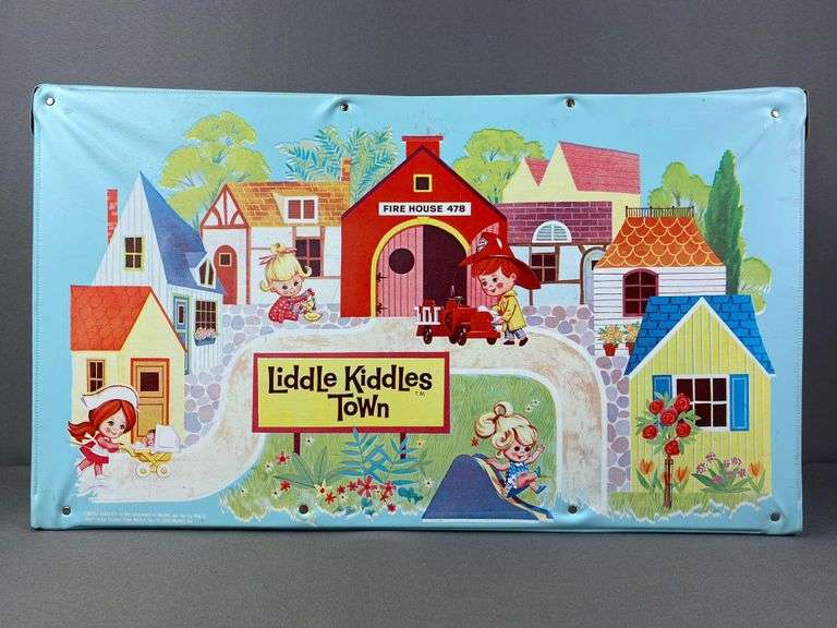 Group of 3 Mattel Liddle Kiddle Playset Cases - Matthew Bullock Auctioneers