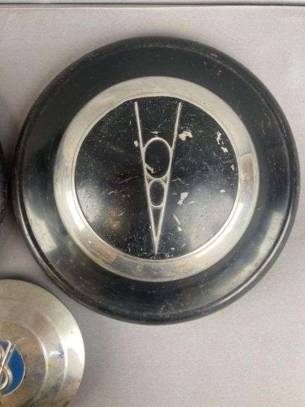 Group of 3 Ford V8 Hubcaps - Matthew Bullock Auctioneers