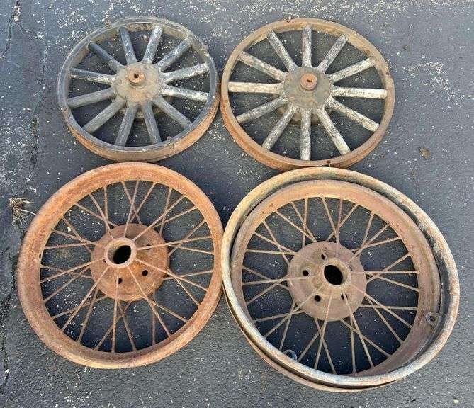 Group of 5 Ford Model T tire rims - Matthew Bullock Auctioneers