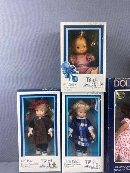 Group of 7 assorted dolls - Matthew Bullock Auctioneers