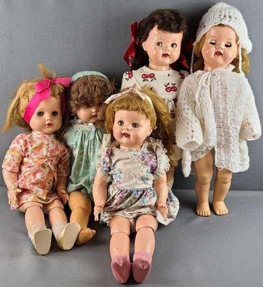 Group of 5 dolls - Matthew Bullock Auctioneers